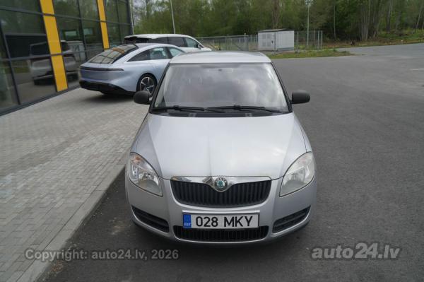 Grey Skoda Fabia 2008 in Tallinn, with an engine capacity of 1.20 L and mileage of 93 thousand km for 2490 €, photo 2 on AUTOMOTO.COM.LV