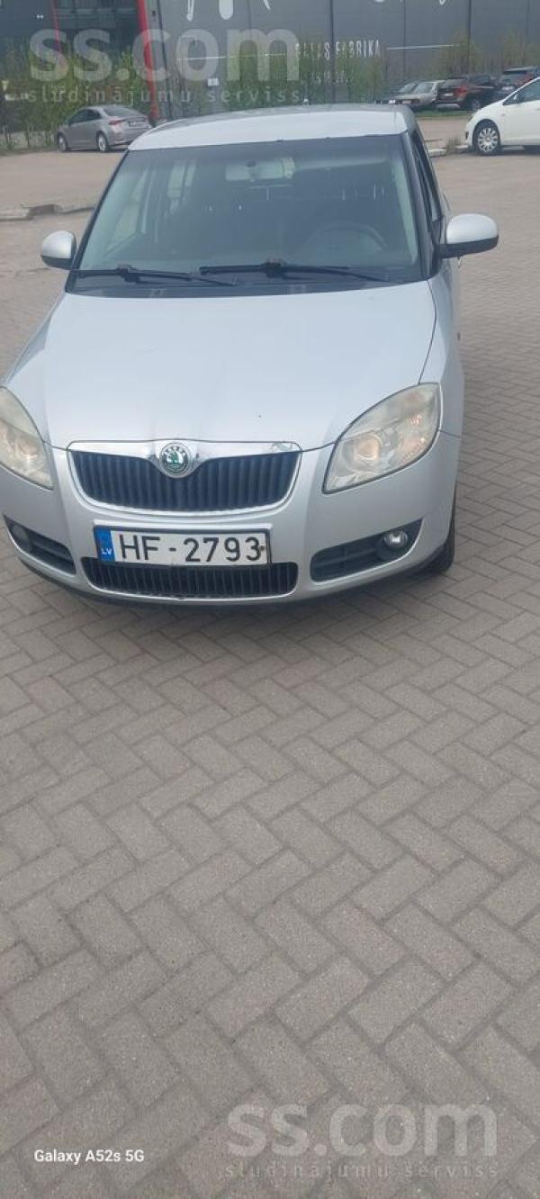 Pelēks Skoda Fabia 2008 Rīga, ar dzinēja tilpumu 1.40 L un nobraukumu 310 tūkst. km par 1750 €, foto 1 vietnē AUTOMOTO.COM.LV