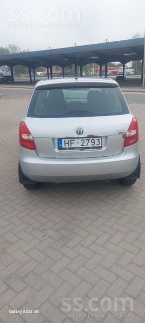 Pelēks Skoda Fabia 2008 Rīga, ar dzinēja tilpumu 1.40 L un nobraukumu 310 tūkst. km par 1750 €, foto 3 vietnē AUTOMOTO.COM.LV