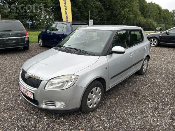 Pelēks Skoda Fabia 2008 Limbaži, ar dzinēja tilpumu 1.40 L un nobraukumu 306 tūkst. km par 2550 €, foto 1 vietnē AUTOMOTO.COM.LV
