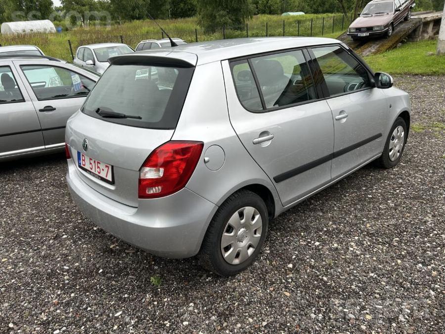 Pelēks Skoda Fabia 2008 Limbaži, ar dzinēja tilpumu 1.40 L un nobraukumu 306 tūkst. km par 2550 €, foto 5 vietnē AUTOMOTO.COM.LV