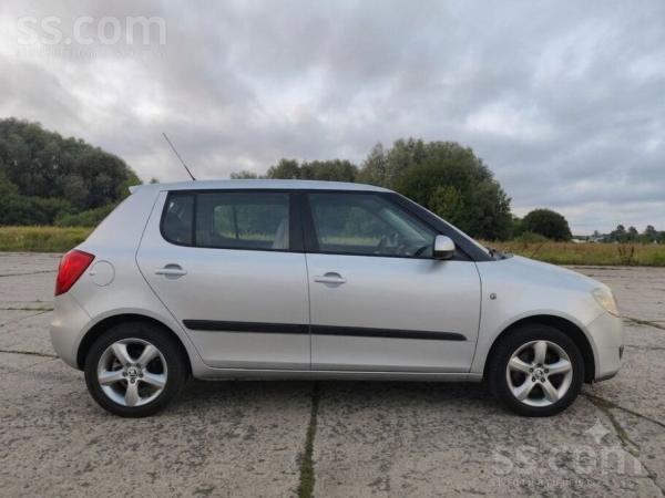 Pelēks Skoda Fabia 2008 Rīga, ar dzinēja tilpumu 1.90 L un nobraukumu 277 tūkst. km par 1688 €, foto 2 vietnē AUTOMOTO.COM.LV