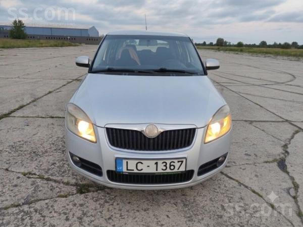 Pelēks Skoda Fabia 2008 Rīga, ar dzinēja tilpumu 1.90 L un nobraukumu 277 tūkst. km par 1688 €, foto 4 vietnē AUTOMOTO.COM.LV