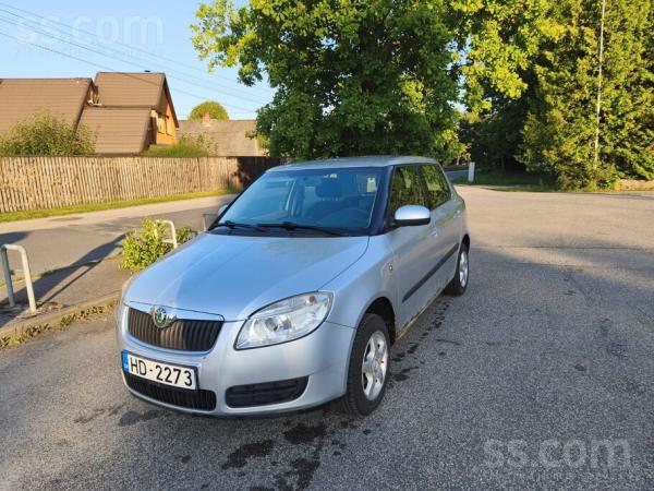 Grey Skoda Fabia 2008 in Riga, with an engine capacity of 1.40 L and mileage of 250 thousand km for 1250 €, photo 1 on AUTOMOTO.COM.LV