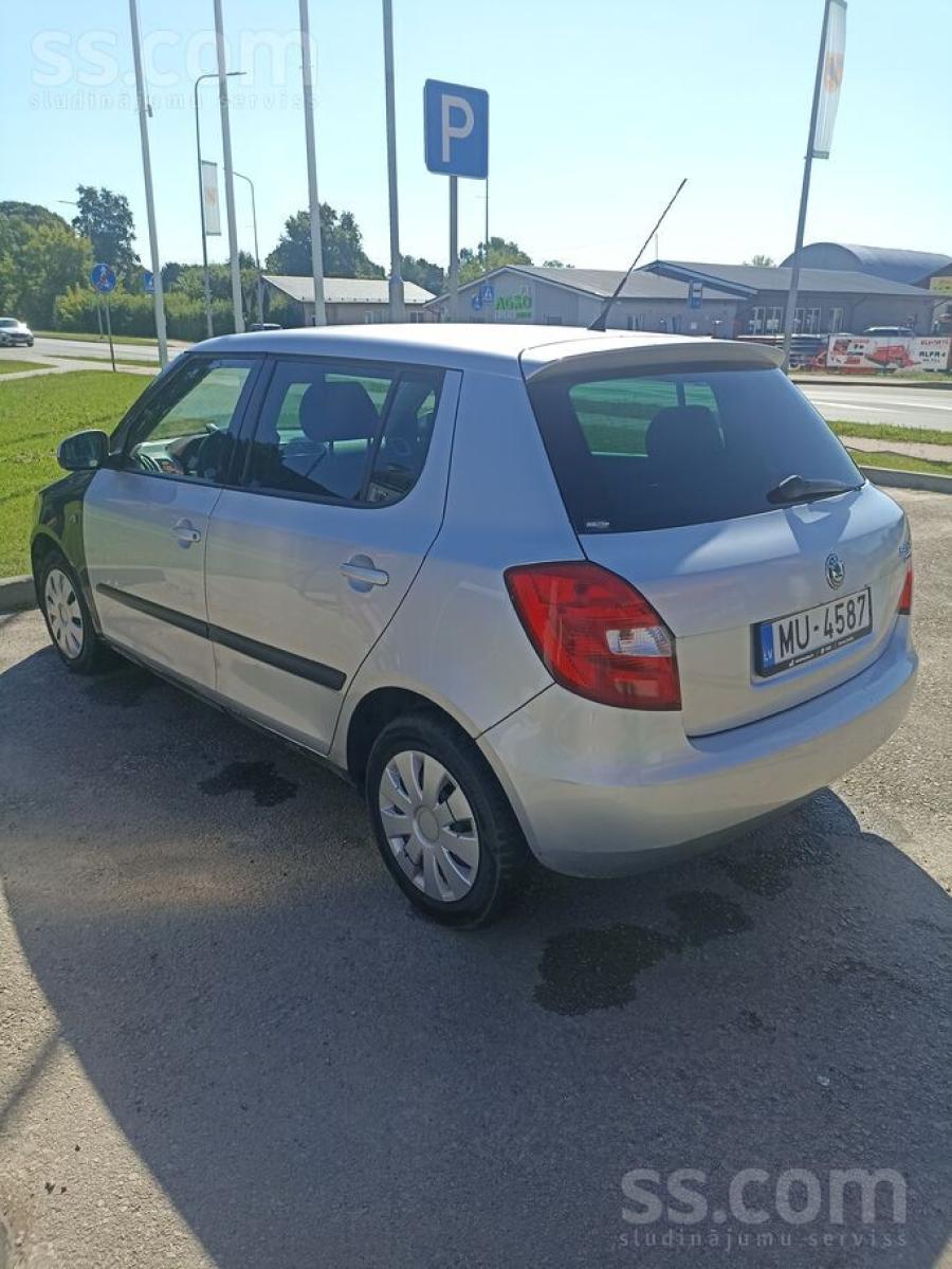 Pelēks Skoda Fabia 2008 Daugavpils, ar dzinēja tilpumu 1.40 L un nobraukumu 0 tūkst. km par 1800 €, foto 6 vietnē AUTOMOTO.COM.LV