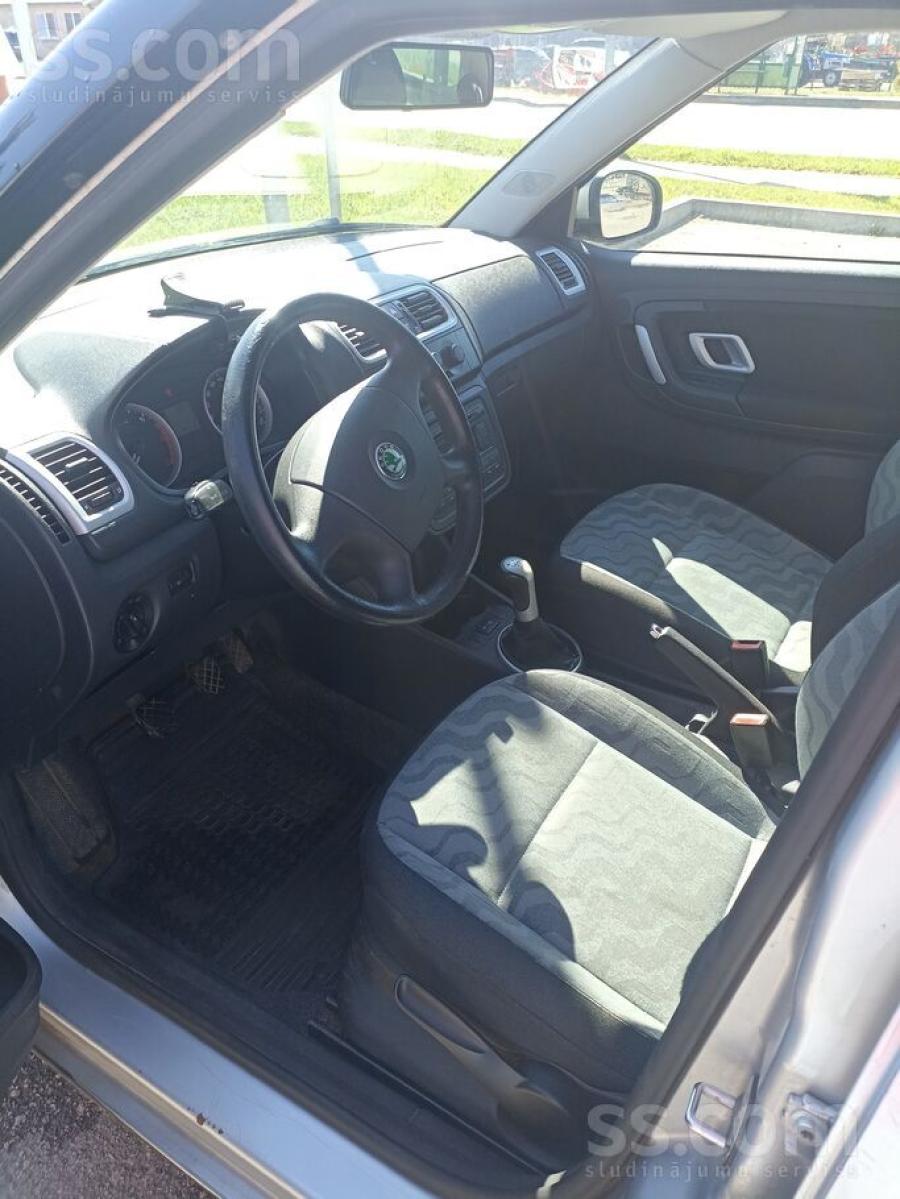 Pelēks Skoda Fabia 2008 Daugavpils, ar dzinēja tilpumu 1.40 L un nobraukumu 0 tūkst. km par 1800 €, foto 7 vietnē AUTOMOTO.COM.LV