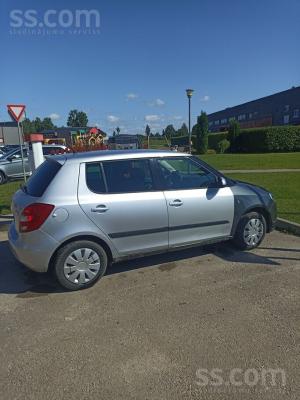Pelēks Skoda Fabia 2008 Daugavpils, ar dzinēja tilpumu 1.40 L un nobraukumu 0 tūkst. km par 1200 €, foto 5 vietnē AUTOMOTO.COM.LV