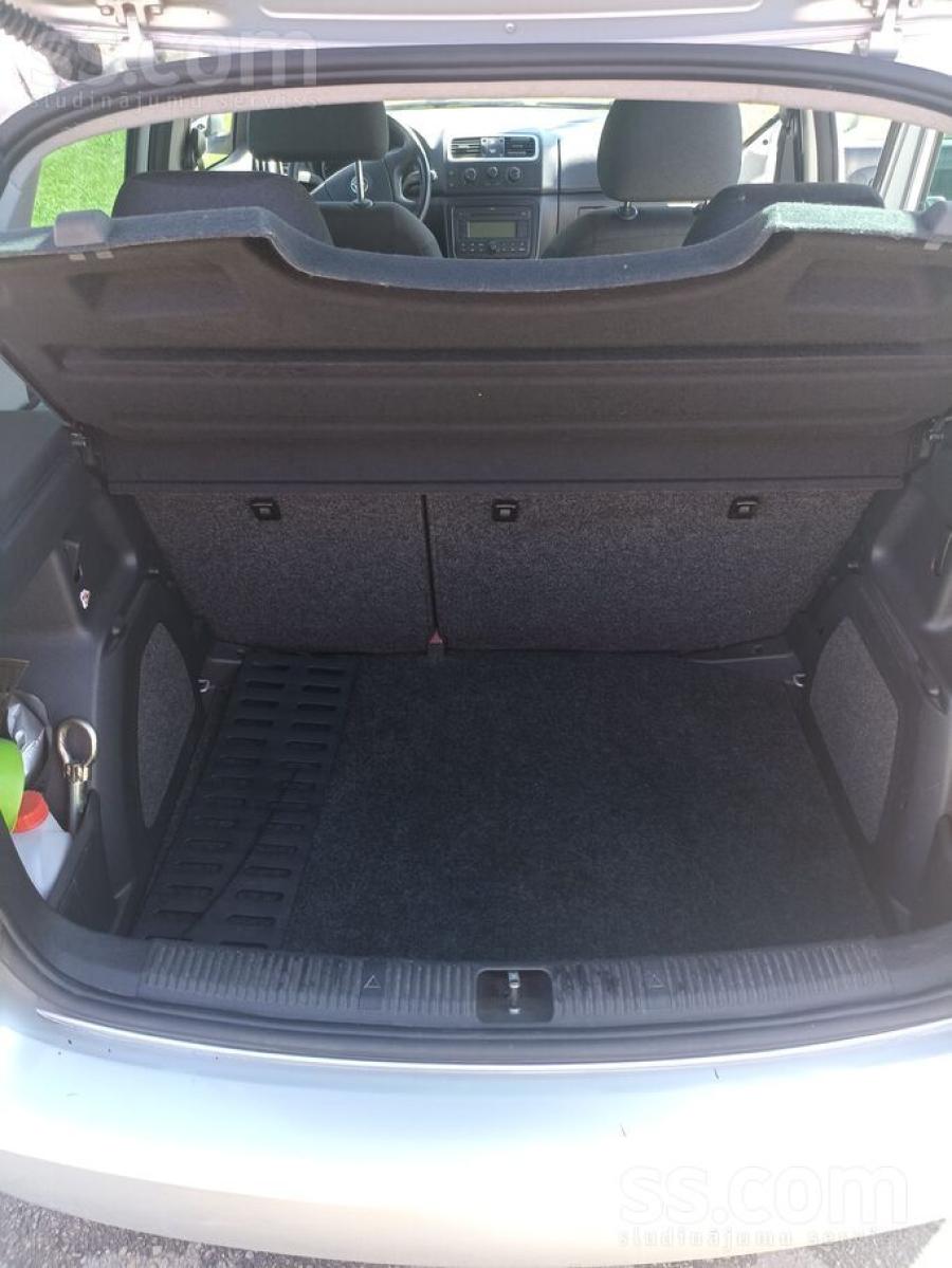 Pelēks Skoda Fabia 2008 Daugavpils, ar dzinēja tilpumu 1.40 L un nobraukumu 0 tūkst. km par 1200 €, foto 11 vietnē AUTOMOTO.COM.LV