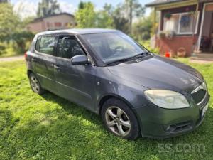 Серый Шкода Фабия 2008 в Рига, объемом двигателя 1.90 л и пробегом 305 тыс. км за 1400 €, фото  на AUTOMOTO.COM.LV