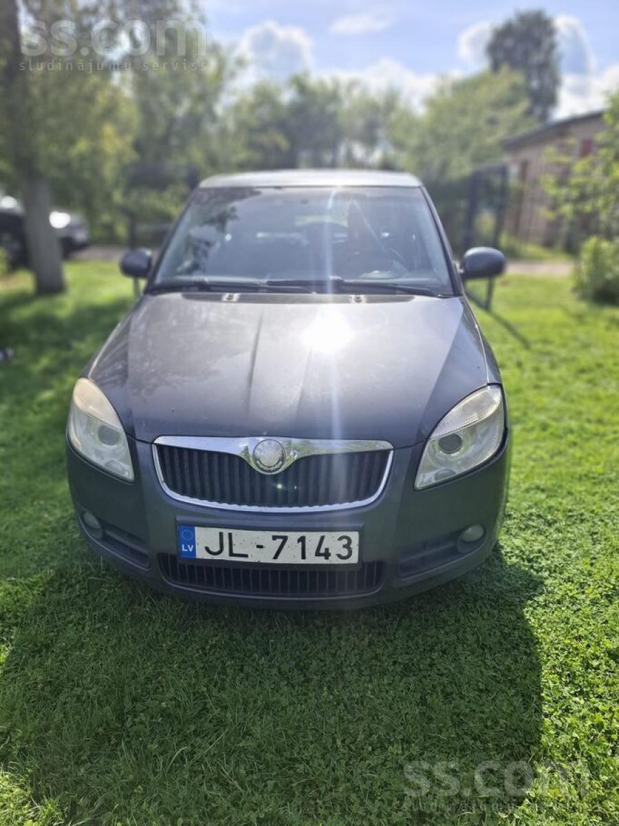 Pelēks Skoda Fabia 2008 Rīga, ar dzinēja tilpumu 1.90 L un nobraukumu 305 tūkst. km par 1400 €, foto 9 vietnē AUTOMOTO.COM.LV