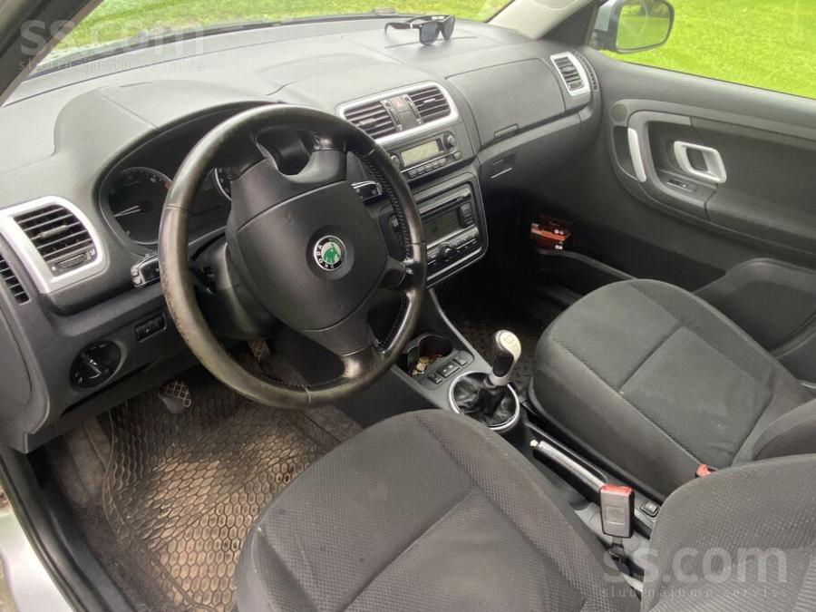 Grey Skoda Fabia 2008 in Ludza, with an engine capacity of 1.90 L and mileage of 430 thousand km for 1750 €, photo 7 on AUTOMOTO.COM.LV
