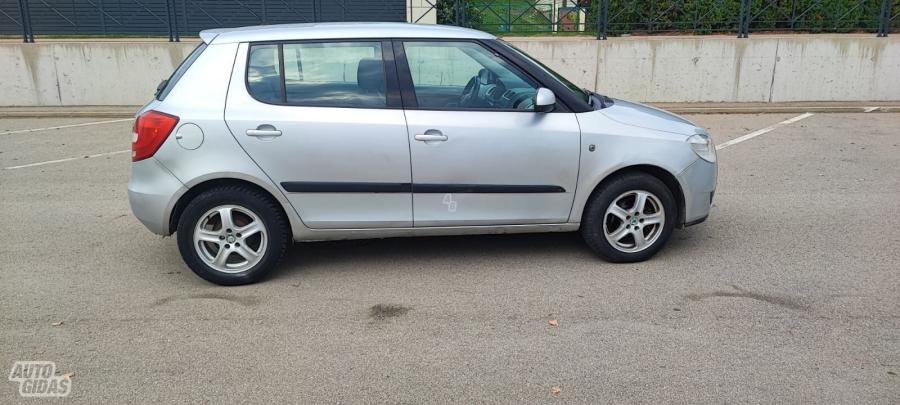 Pelēks Skoda Fabia 2008 Telšiai, ar dzinēja tilpumu 1.40 L un nobraukumu 282 tūkst. km par 650 €, foto 5 vietnē AUTOMOTO.COM.LV