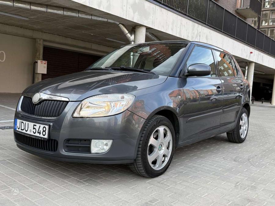Pelēks Skoda Fabia 2009 Viļņa, ar dzinēja tilpumu 1.90 L un nobraukumu 263 tūkst. km par 2500 €, foto 1 vietnē AUTOMOTO.COM.LV