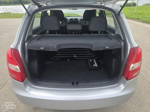 Grey Skoda Fabia 2009 in Jurbarkas, with an engine capacity of 1.20 L and mileage of 200 thousand km for 2150 €, photo 9 on AUTOMOTO.COM.LV