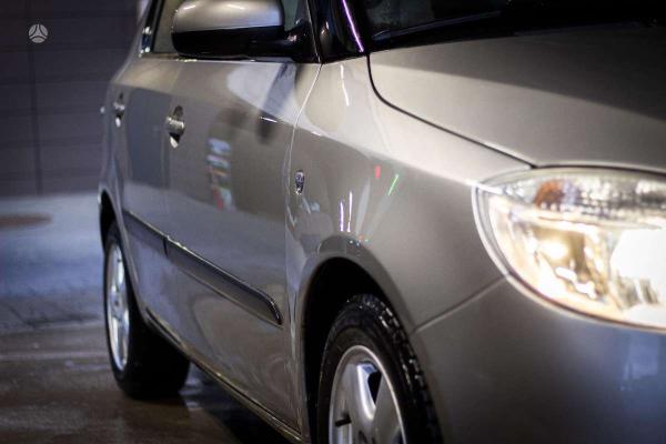 Grey Skoda Fabia 2009 in Vilnius, with an engine capacity of 1.20 L and mileage of 89 thousand km for 2500 €, photo 3 on AUTOMOTO.COM.LV
