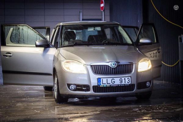 Grey Skoda Fabia 2009 in Vilnius, with an engine capacity of 1.20 L and mileage of 89 thousand km for 2500 €, photo 7 on AUTOMOTO.COM.LV