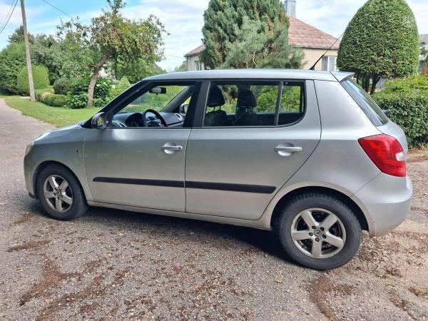 Pelēks Skoda Fabia 2009 Šauļi, ar dzinēja tilpumu 1.42 L un nobraukumu 213 tūkst. km par 2500 €, foto 1 vietnē AUTOMOTO.COM.LV
