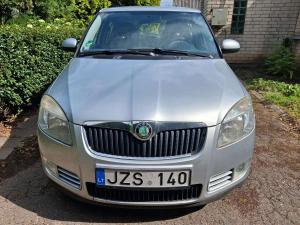 Grey Skoda Fabia 2009 in Siauliai, with an engine capacity of 1.42 L and mileage of 213 thousand km for 2500 €, photo 3 on AUTOMOTO.COM.LV