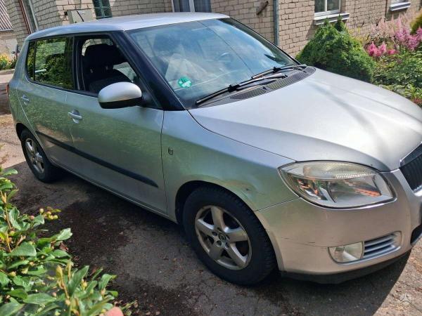 Pelēks Skoda Fabia 2009 Šauļi, ar dzinēja tilpumu 1.42 L un nobraukumu 213 tūkst. km par 2500 €, foto 5 vietnē AUTOMOTO.COM.LV