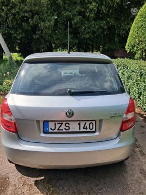 Grey Skoda Fabia 2009 in Siauliai, with an engine capacity of 1.42 L and mileage of 213 thousand km for 2500 €, photo 7 on AUTOMOTO.COM.LV