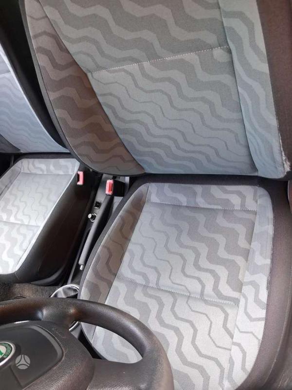 Pelēks Skoda Fabia 2009 Šauļi, ar dzinēja tilpumu 1.42 L un nobraukumu 213 tūkst. km par 2500 €, foto 9 vietnē AUTOMOTO.COM.LV