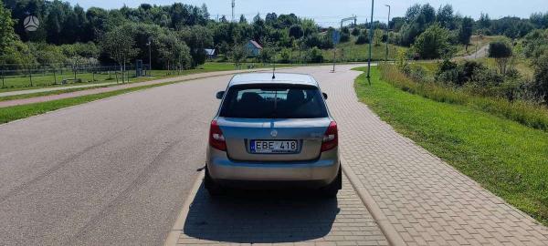 Pelēks Skoda Fabia 2009 Viļņa, ar dzinēja tilpumu 1.40 L un nobraukumu 300 tūkst. km par 470 €, foto 6 vietnē AUTOMOTO.COM.LV