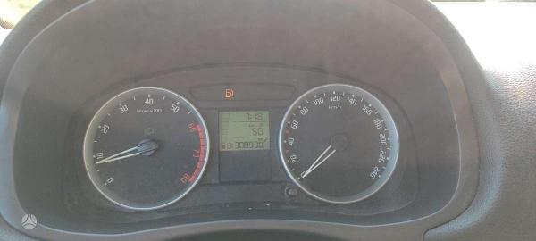 Pelēks Skoda Fabia 2009 Viļņa, ar dzinēja tilpumu 1.40 L un nobraukumu 300 tūkst. km par 470 €, foto 8 vietnē AUTOMOTO.COM.LV
