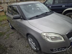 Grey Skoda Fabia 2009 in Daugavpils, with an engine capacity of 1.20 L and mileage of 93 thousand km for 2500 €, photo 3 on AUTOMOTO.COM.LV