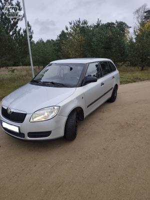 Pelēks Skoda Fabia 2009 Šilutė, ar dzinēja tilpumu 1.40 L un nobraukumu 288 tūkst. km par 1250 €, foto 3 vietnē AUTOMOTO.COM.LV