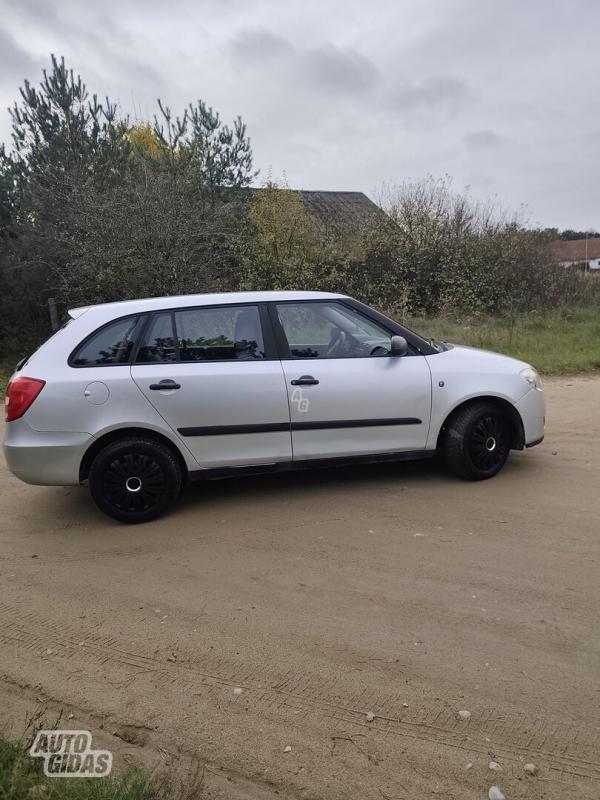 Skoda Fabia 2009 Šilutė vietnē Pelēks Skoda Fabia 2009 Šilutė, ar dzinēja tilpumu 1.40 L un nobraukumu 288 tūkst. km par 1250 €, foto 5 vietnē AUTOMOTO.COM.LV