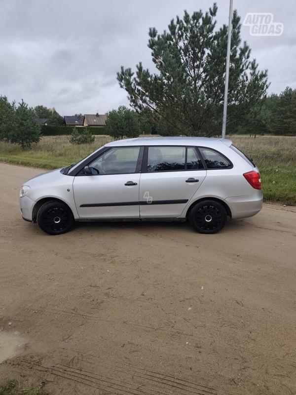 Skoda Fabia 2009 Šilutė vietnē Pelēks Skoda Fabia 2009 Šilutė, ar dzinēja tilpumu 1.40 L un nobraukumu 288 tūkst. km par 1250 €, foto 7 vietnē AUTOMOTO.COM.LV