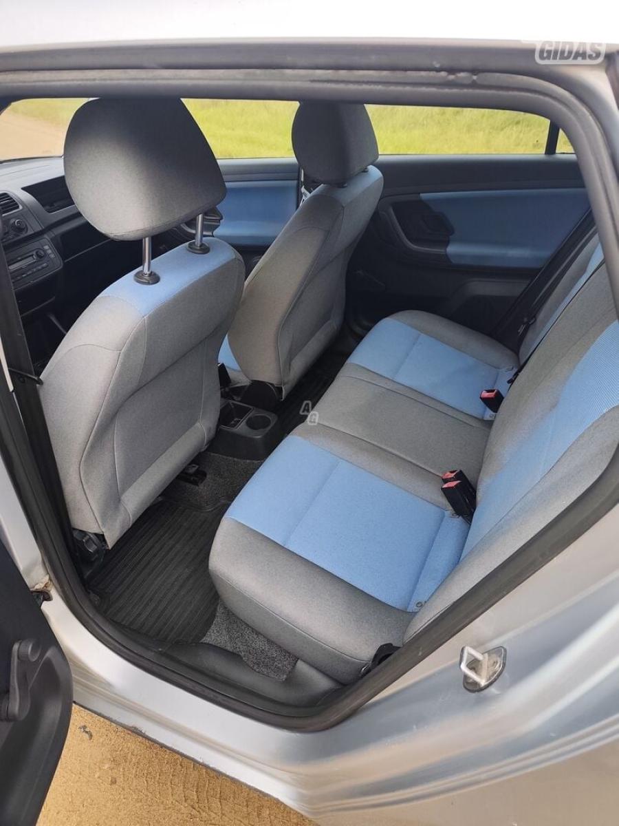 Pelēks Skoda Fabia 2009 Šilutė, ar dzinēja tilpumu 1.40 L un nobraukumu 288 tūkst. km par 1250 €, foto 9 vietnē AUTOMOTO.COM.LV
