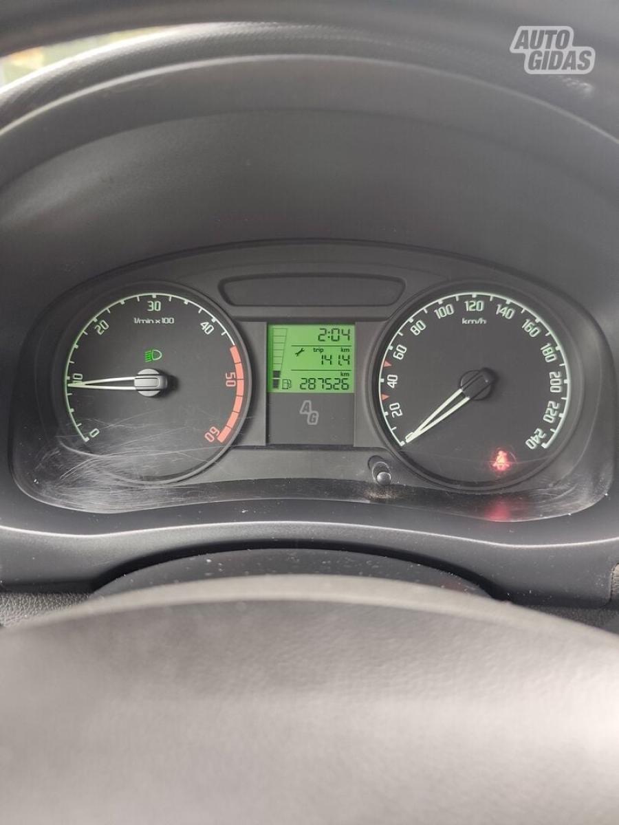 Pelēks Skoda Fabia 2009 Šilutė, ar dzinēja tilpumu 1.40 L un nobraukumu 288 tūkst. km par 1250 €, foto 15 vietnē AUTOMOTO.COM.LV