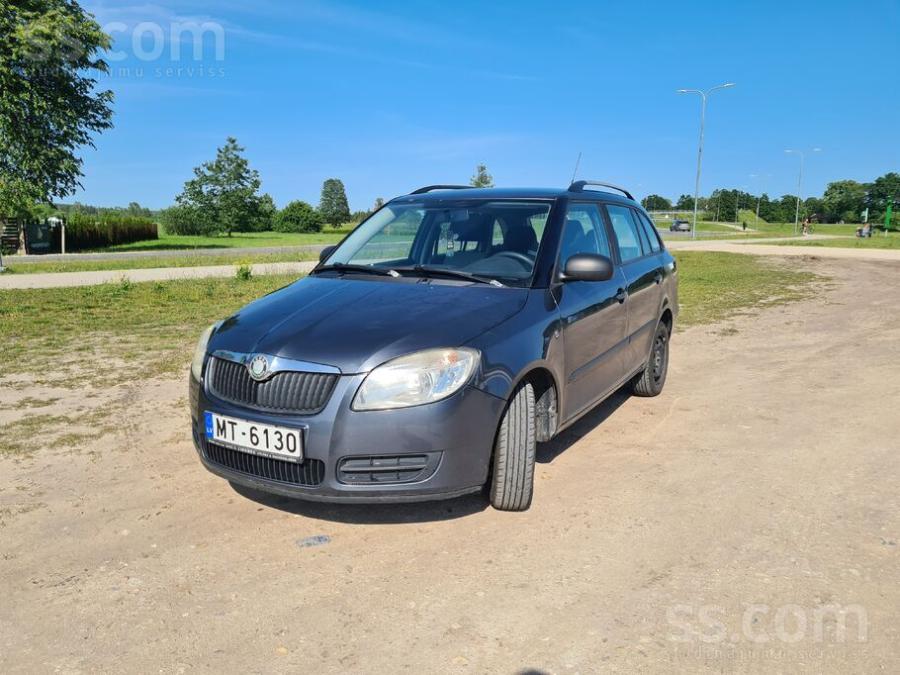 Pelēks Skoda Fabia 2010 Rīga, ar dzinēja tilpumu 1.40 L un nobraukumu 311 tūkst. km par 1700 €, foto 1 vietnē AUTOMOTO.COM.LV