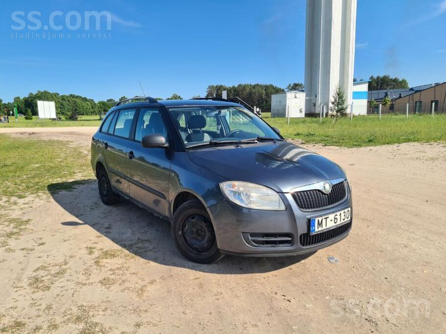Pelēks Skoda Fabia 2010 Rīga, ar dzinēja tilpumu 1.40 L un nobraukumu 311 tūkst. km par 1700 €, foto 3 vietnē AUTOMOTO.COM.LV