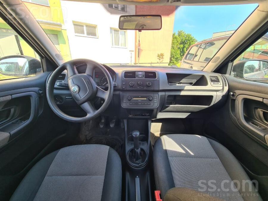 Pelēks Skoda Fabia 2010 Rīga, ar dzinēja tilpumu 1.40 L un nobraukumu 311 tūkst. km par 1700 €, foto 6 vietnē AUTOMOTO.COM.LV