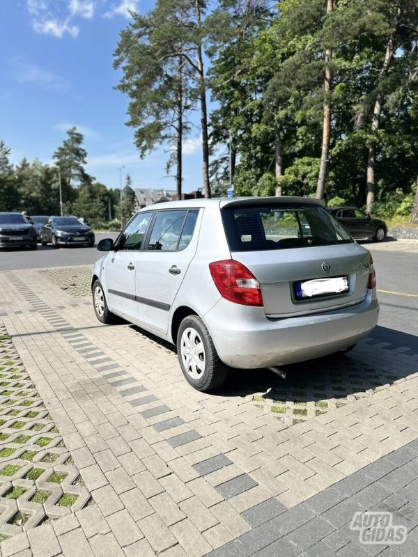 Grey Skoda Fabia 2010 in Vilnius, with an engine capacity of 1.20 L and mileage of 210 thousand km for 1200 €, photo 3 on AUTOMOTO.COM.LV