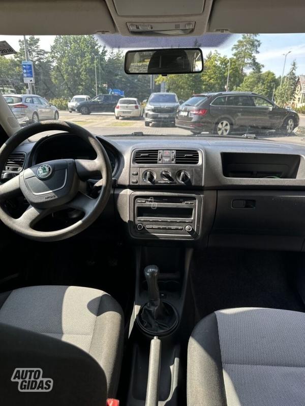 Grey Skoda Fabia 2010 in Vilnius, with an engine capacity of 1.20 L and mileage of 210 thousand km for 1200 €, photo 6 on AUTOMOTO.COM.LV