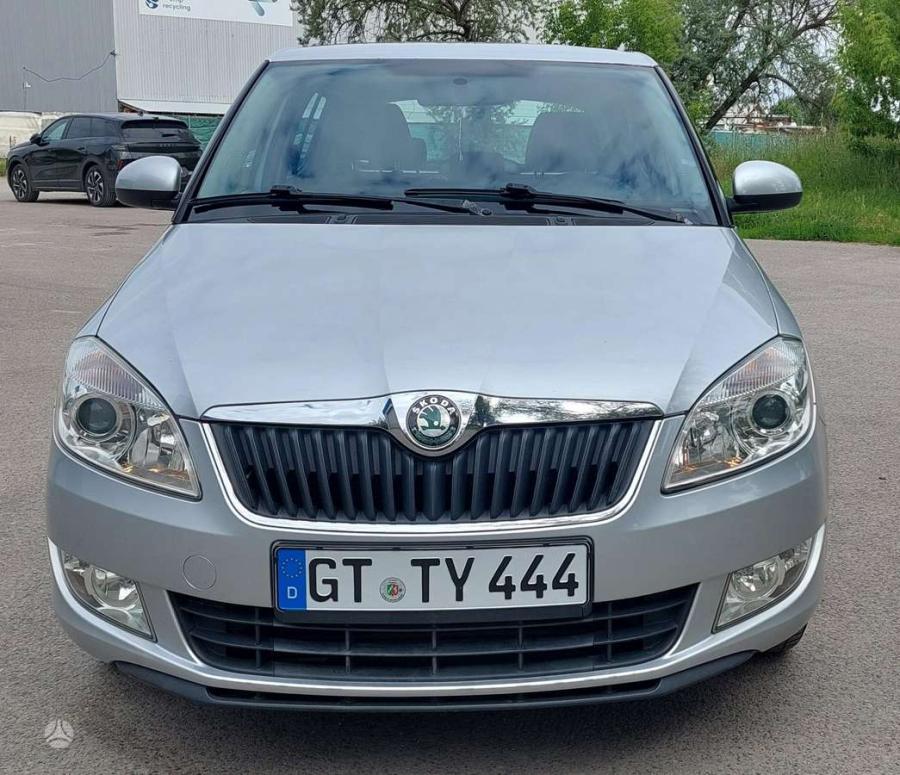 Pelēks Skoda Fabia 2010 Marijampole, ar dzinēja tilpumu 1.20 L un nobraukumu 225 tūkst. km par 2000 €, foto 3 vietnē AUTOMOTO.COM.LV