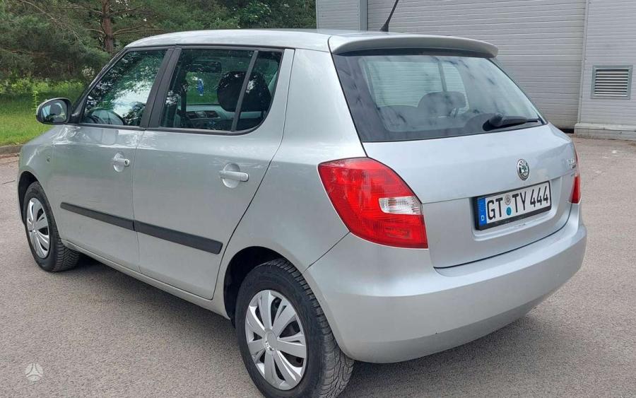 Pelēks Skoda Fabia 2010 Marijampole, ar dzinēja tilpumu 1.20 L un nobraukumu 225 tūkst. km par 2000 €, foto 7 vietnē AUTOMOTO.COM.LV