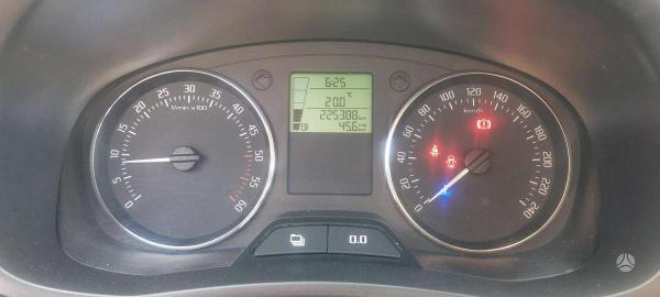 Pelēks Skoda Fabia 2010 Marijampole, ar dzinēja tilpumu 1.20 L un nobraukumu 225 tūkst. km par 2000 €, foto 9 vietnē AUTOMOTO.COM.LV