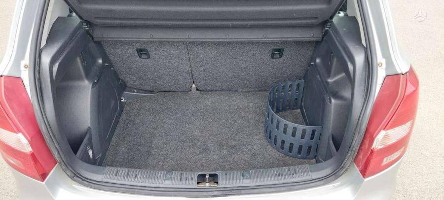 Pelēks Skoda Fabia 2010 Marijampole, ar dzinēja tilpumu 1.20 L un nobraukumu 225 tūkst. km par 2000 €, foto 12 vietnē AUTOMOTO.COM.LV