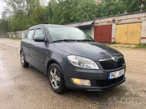 Grey Skoda Fabia 2011 in Riga, with an engine capacity of 1.20 L and mileage of 290 thousand km for 2200 €, photo  on AUTOMOTO.COM.LV