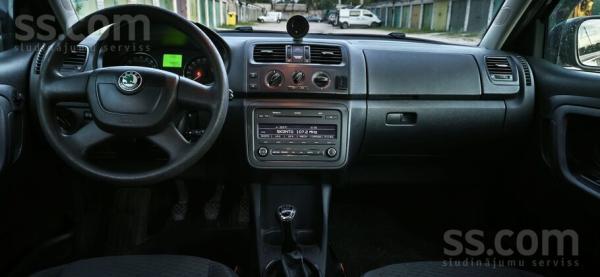 Grey Skoda Fabia 2011 in Riga, with an engine capacity of 1.20 L and mileage of 290 thousand km for 2200 €, photo 5 on AUTOMOTO.COM.LV