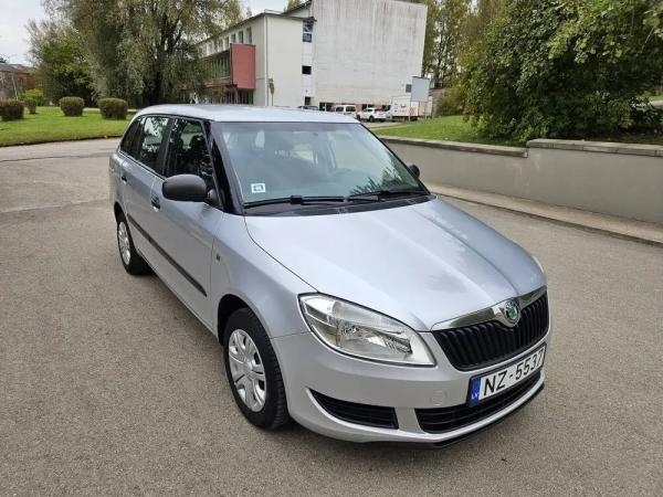 Grey Skoda Fabia 2011 in Jekabpils, with an engine capacity of 2.00 L and mileage of 189 thousand km for 3450 €, photo 3 on AUTOMOTO.COM.LV