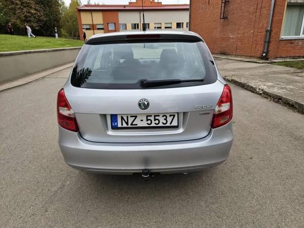 Grey Skoda Fabia 2011 in Jekabpils, with an engine capacity of 2.00 L and mileage of 189 thousand km for 3450 €, photo 10 on AUTOMOTO.COM.LV