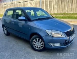 Pelēks Skoda Fabia 2011 Rīga, ar dzinēja tilpumu 1.20 L un nobraukumu 119 tūkst. km par 2595 €, foto  vietnē AUTOMOTO.COM.LV