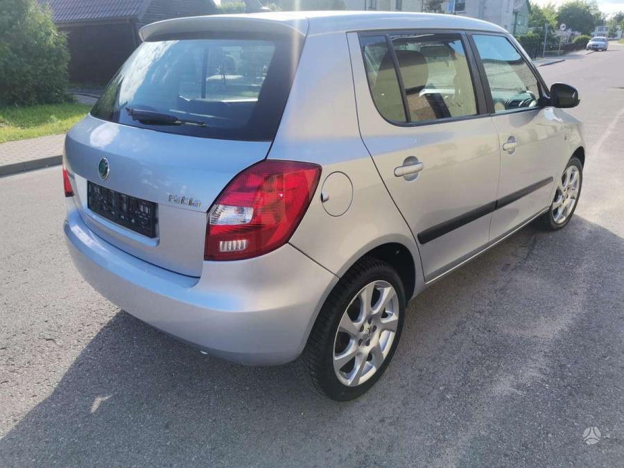 Pelēks Skoda Fabia 2011 Varėna, ar dzinēja tilpumu 1.20 L un nobraukumu 197 tūkst. km par 3750 €, foto 5 vietnē AUTOMOTO.COM.LV