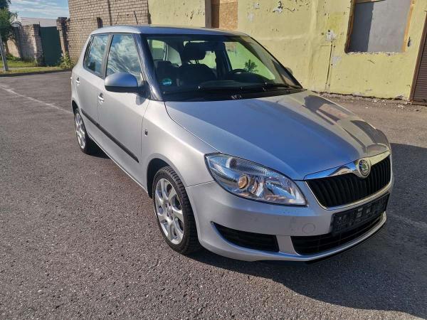 Grey Skoda Fabia 2011 in Varena, with an engine capacity of 1.20 L and mileage of 197 thousand km for 3750 €, photo 8 on AUTOMOTO.COM.LV