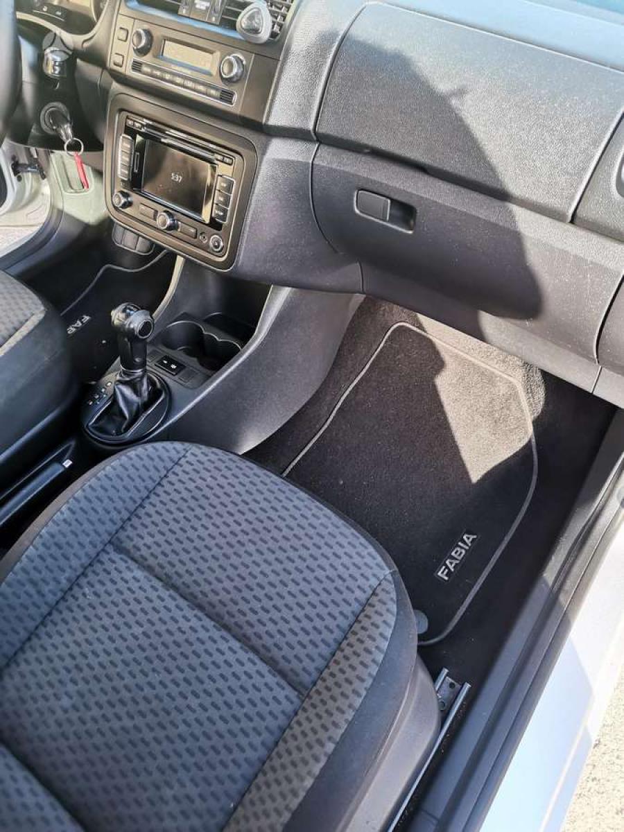 Pelēks Skoda Fabia 2011 Varėna, ar dzinēja tilpumu 1.20 L un nobraukumu 197 tūkst. km par 3750 €, foto 13 vietnē AUTOMOTO.COM.LV